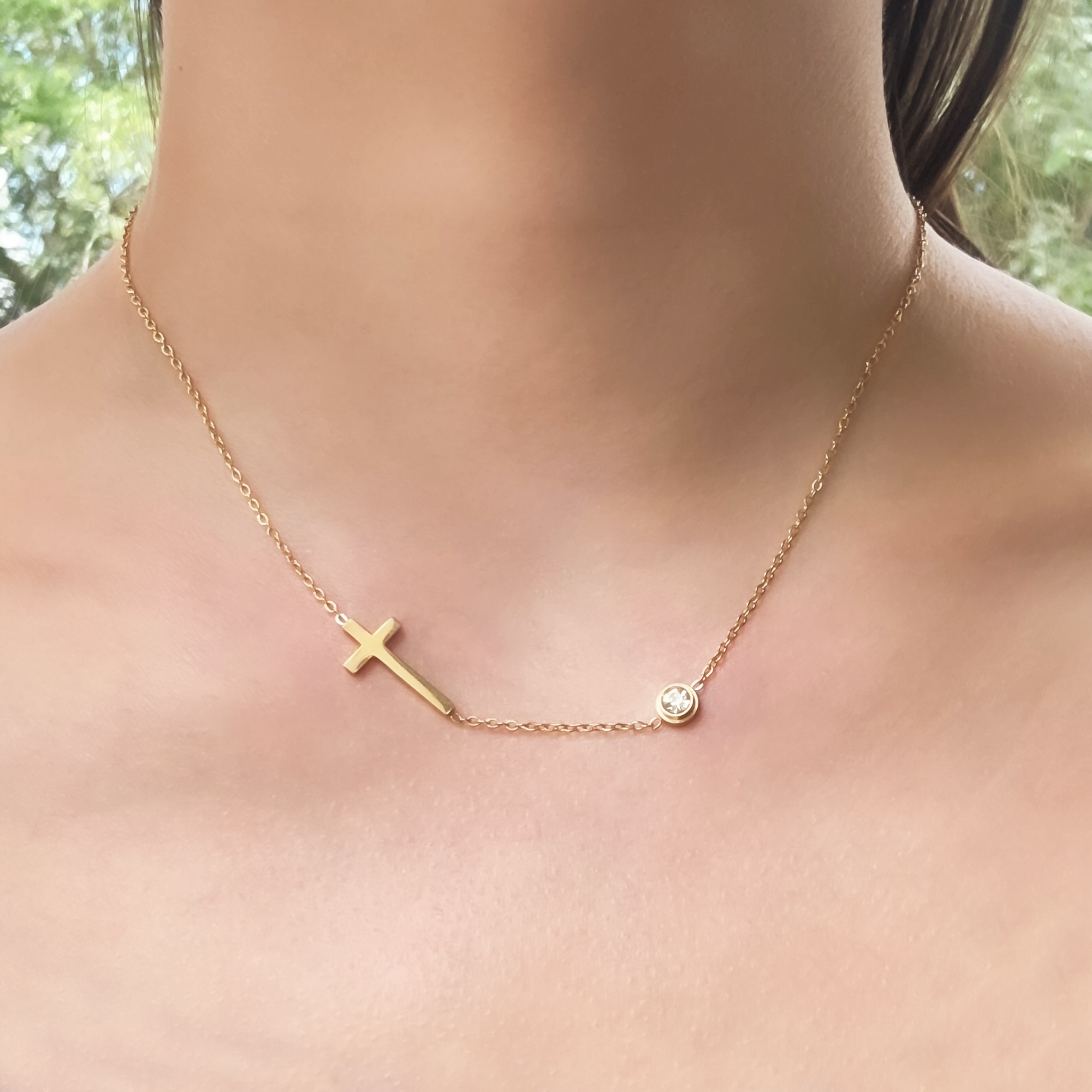 Collar Cruz Acostada y Zirconia – Tula Accesorios